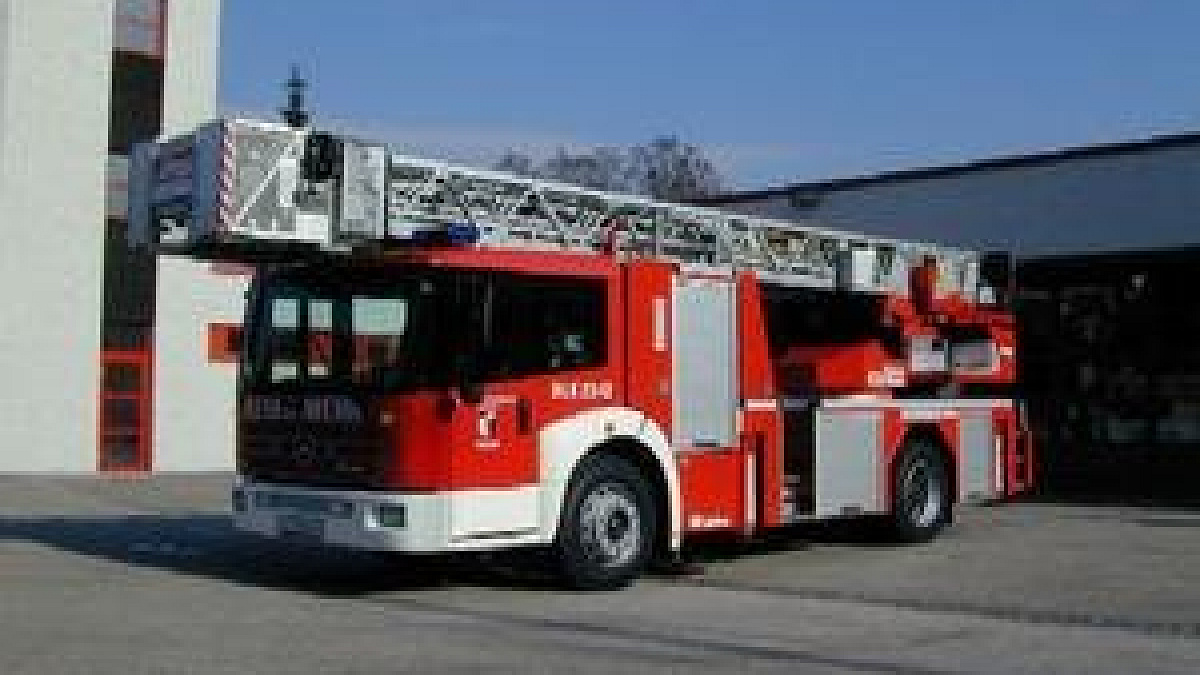 AZ 30 Metz DLK 23–12 | POŽÁRY.cz - ohnisko žhavých zpráv | hasiči aktuálně