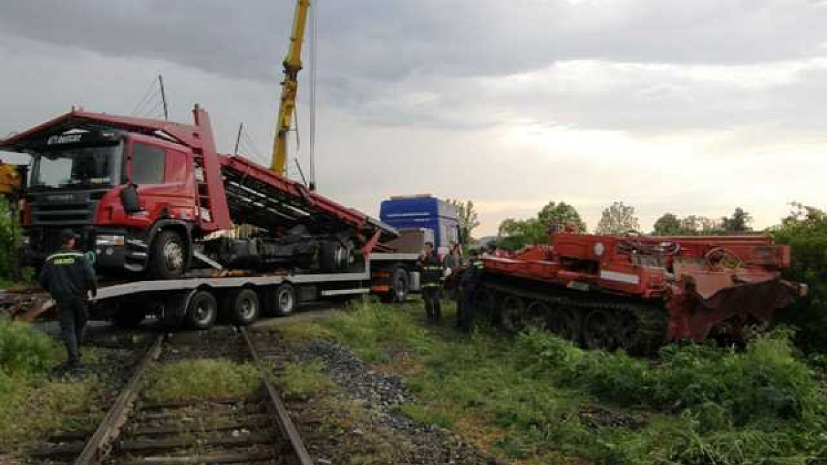 Tank HZS ČD při práci | POŽÁRY.cz - ohnisko žhavých zpráv | hasiči aktuálně