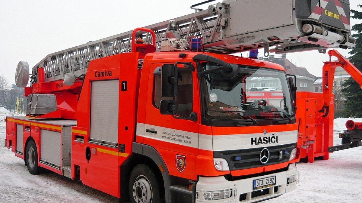 AZ-30 Mercedes-Benz Camiva slouží na stanici HZS v Opavě | POŽÁRY.cz ...