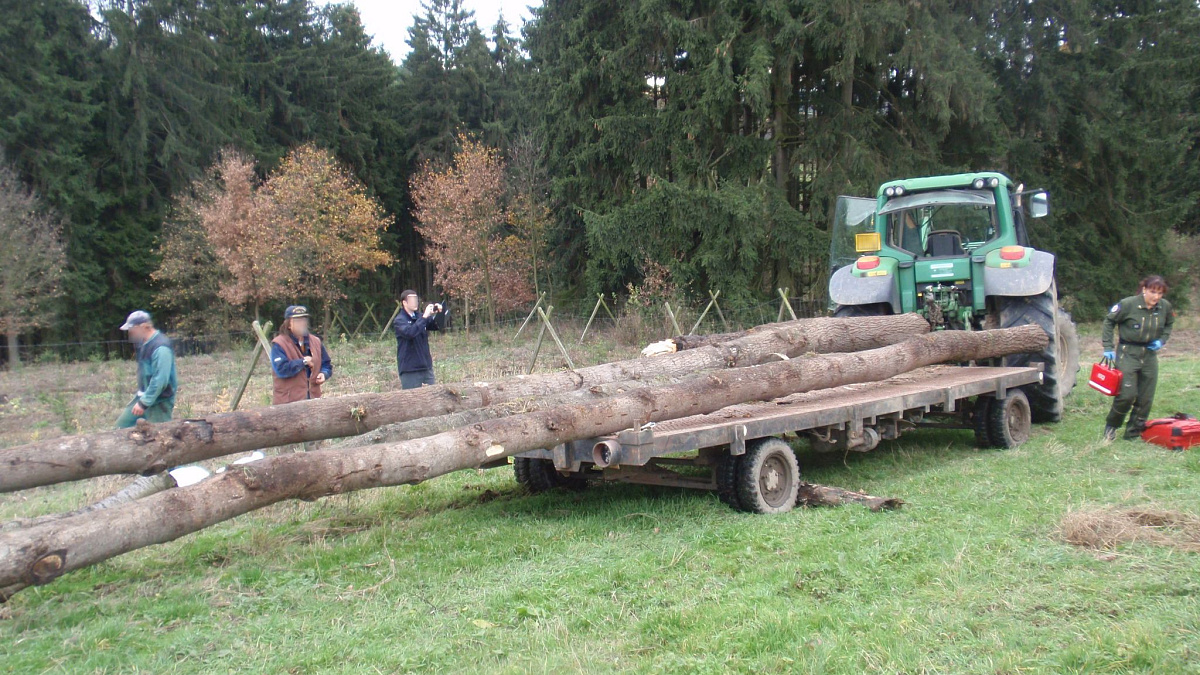 U Kamenice na Plzeňsku stáhlo kolo traktoru muže | POŽÁRY.cz - ohnisko ...