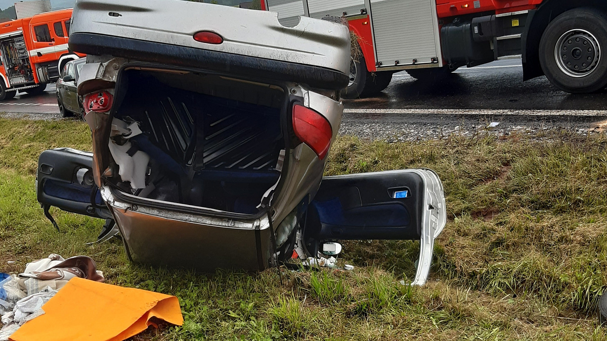 Dopravní nehoda dvou osobních vozidel komplikuje provoz na… | POŽÁRY.cz ... Dopravní nehoda dvou osobních vozidel komplikuje provoz na… | POŽÁRY.cz ...