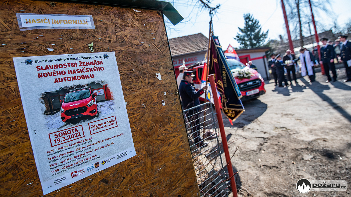 Nový dopravní automobil Ford Custom mají hasiči ze Žďárce u Seče, uveze ...