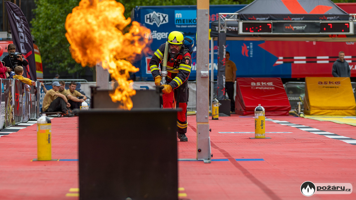 FIREFIT Ostrava!!! převalcoval Polák Lesnicki, domácí favorit Brousil ...
